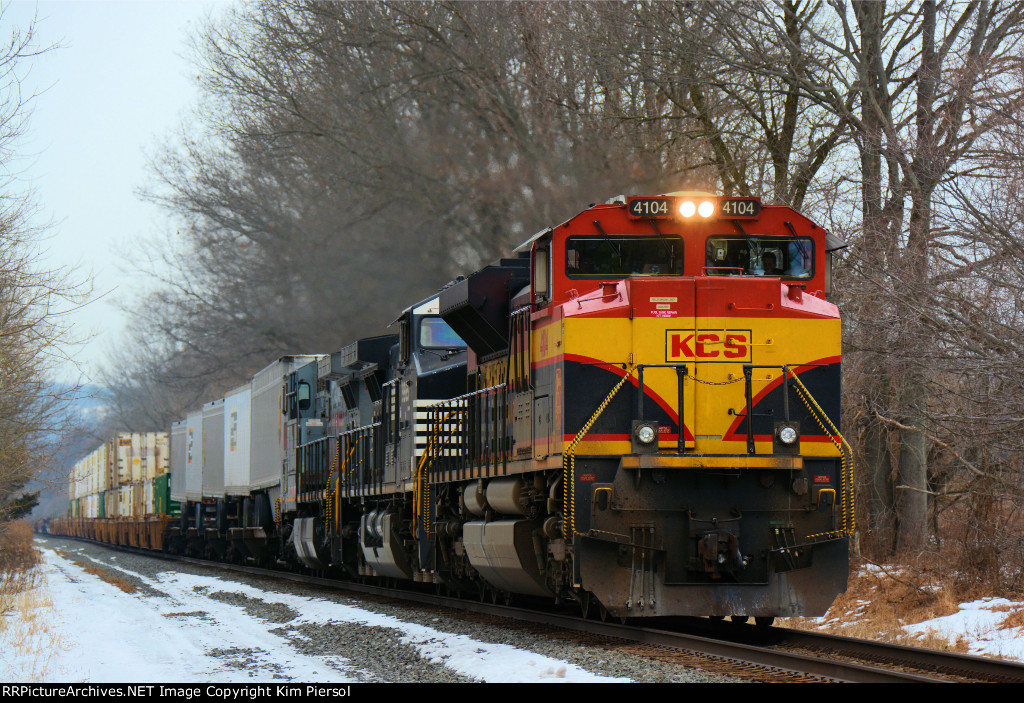 KCS 4104 NS Train 212